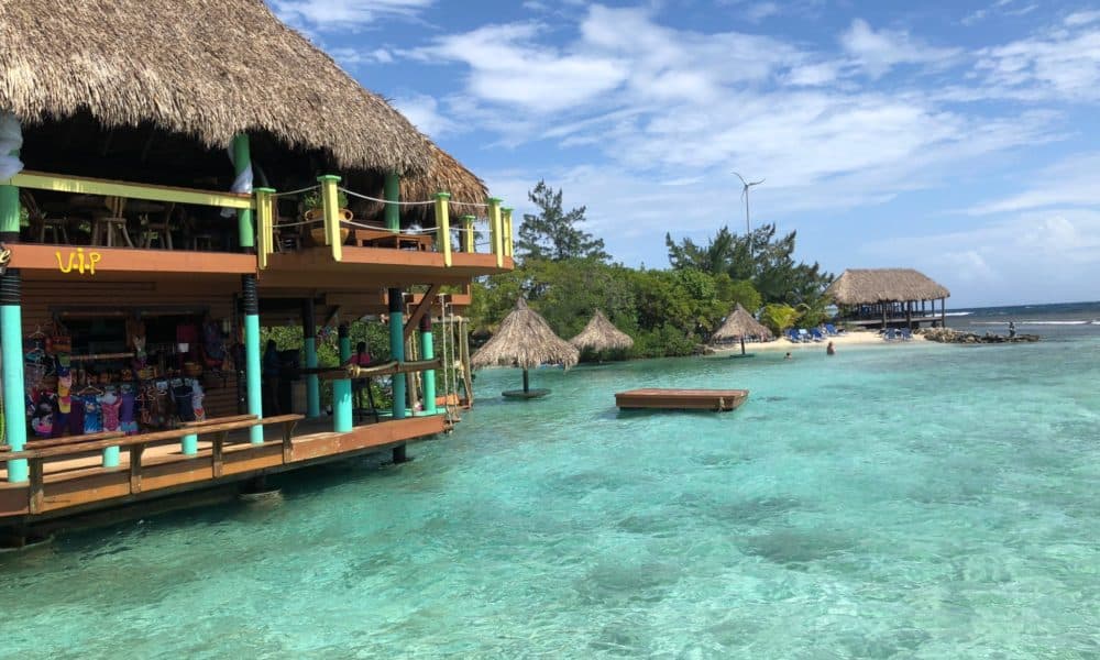Review: Little French Key Review in Roatan