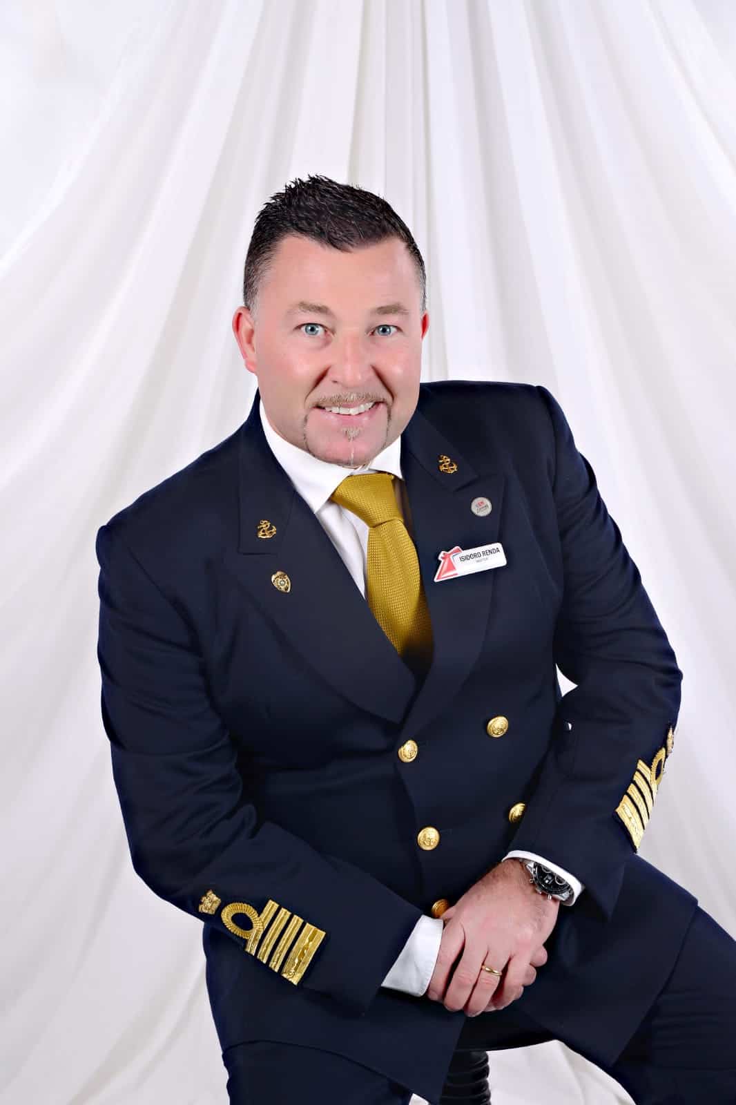 Carnival Sunrise Gets Two Captains, Top Crew Members