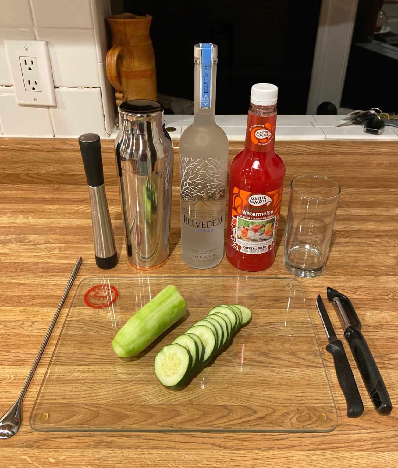 How to Make a Cucumber Sunrise on Carnival Cruise Line [VIDEO]