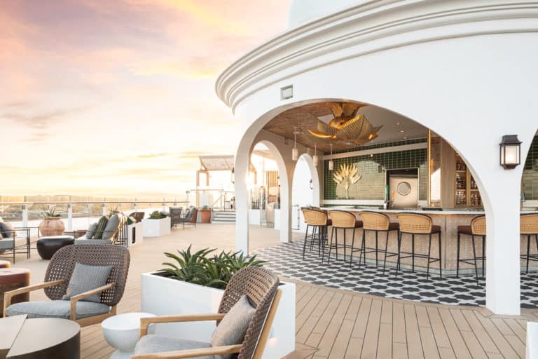 18 Most Unique & Best Cruise Ship Bars in 2022