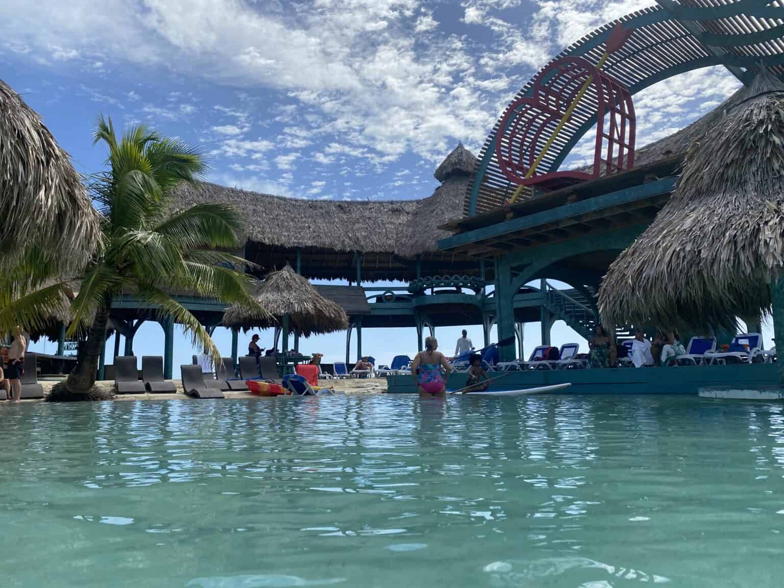 Photo Tour: Little French Key in Roatán, Honduras [2023]