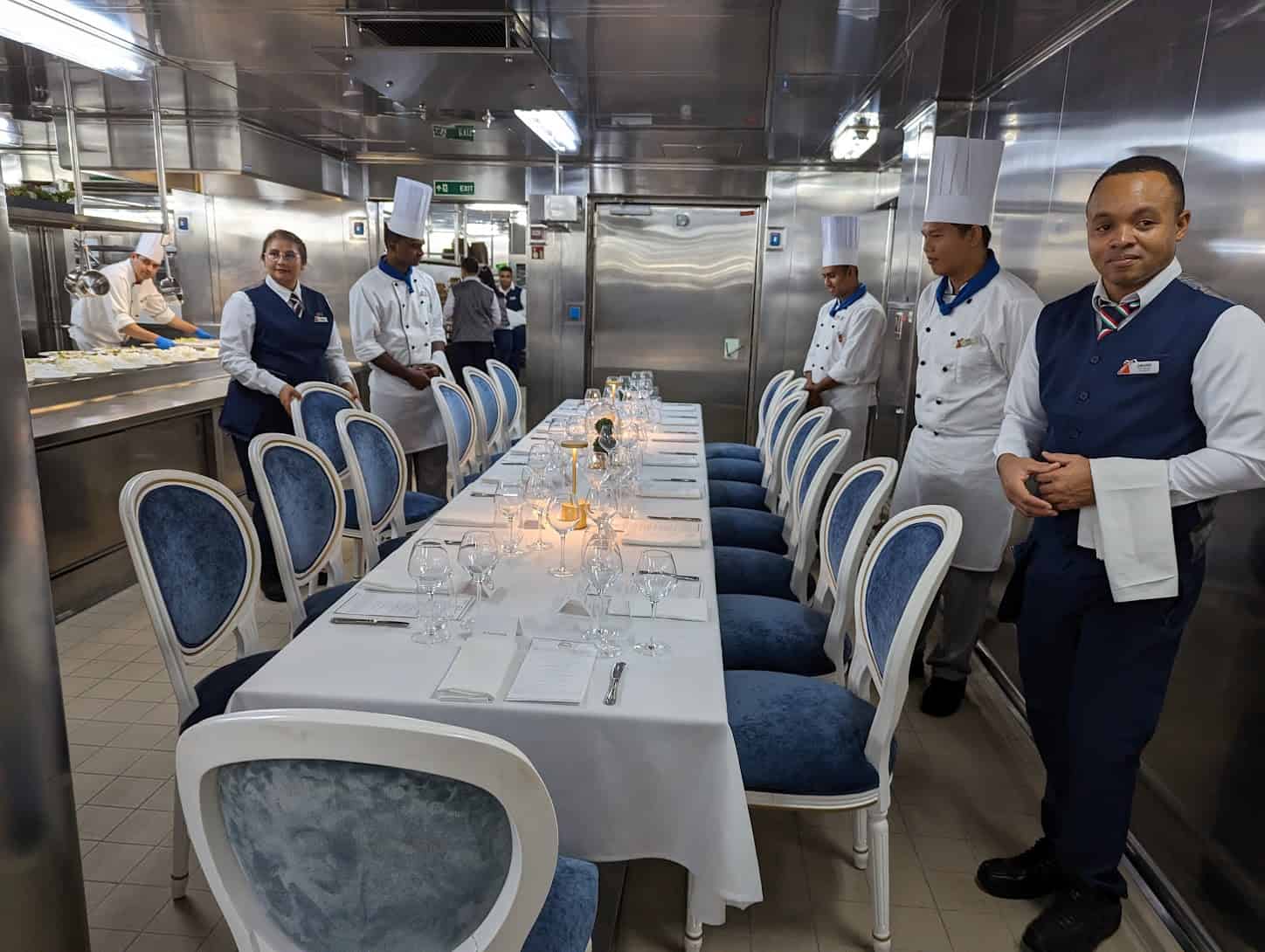 Carnival Venezia Review: Info on Bars, Restaurants, Cabins