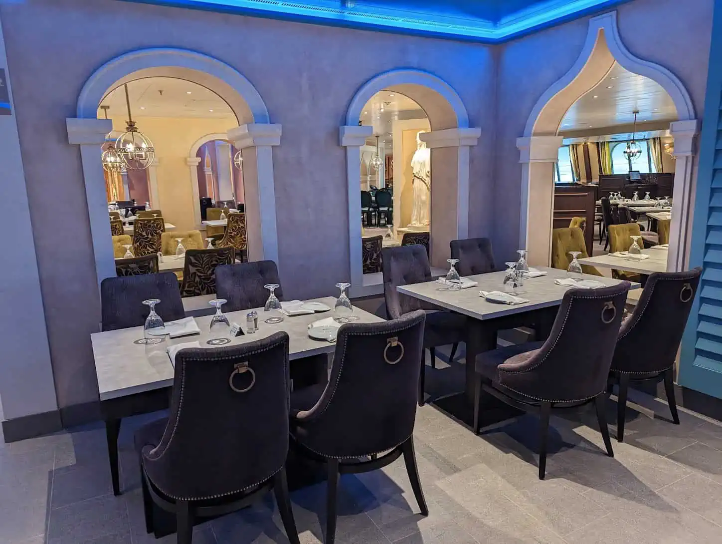 Carnival Venezia Review: Info on Bars, Restaurants, Cabins