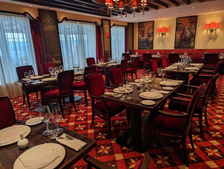 Carnival Venezia Review: Info on Bars, Restaurants, Cabins