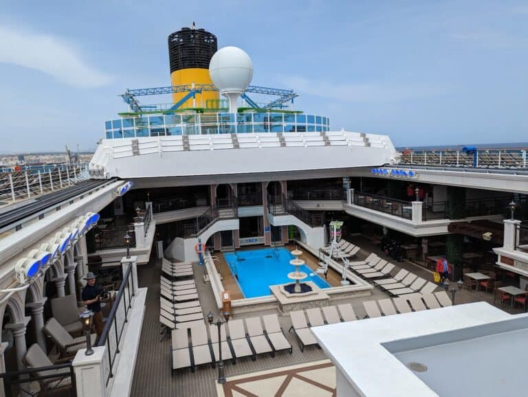 Carnival Venezia Review: Info on Bars, Restaurants, Cabins